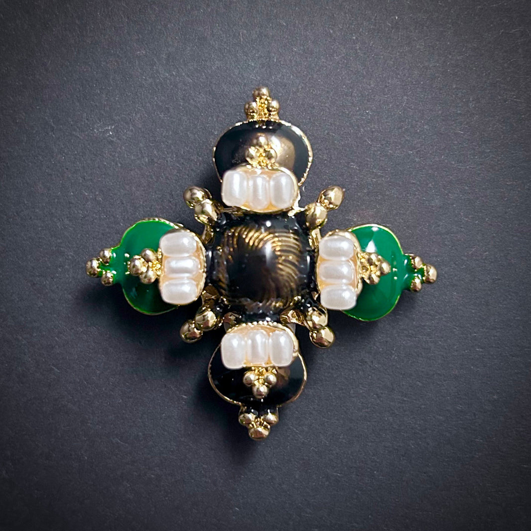 Art Deco, Art Nouveau & Vintage Style Brooches